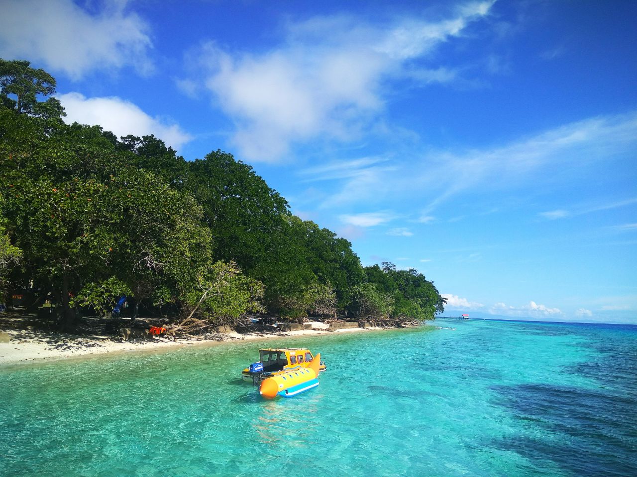 Paket Wisata Ambon-Banda-Ora Beach 7 Hari 6 Malam (7H6M) - Dellan Tour